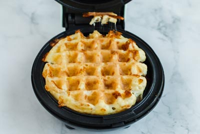 Keto Chaffle Recipes - Only 4 Ingredient Chaffle Waffle Recipes - Ketofocus