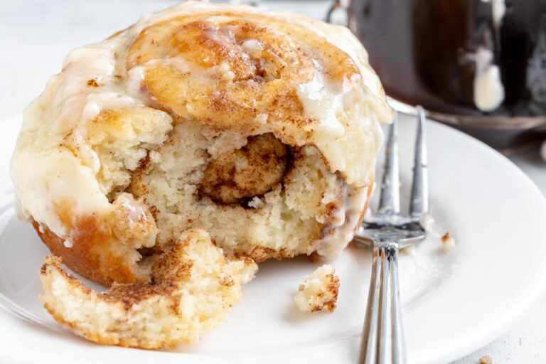 Keto Cinnamon Roll for One!